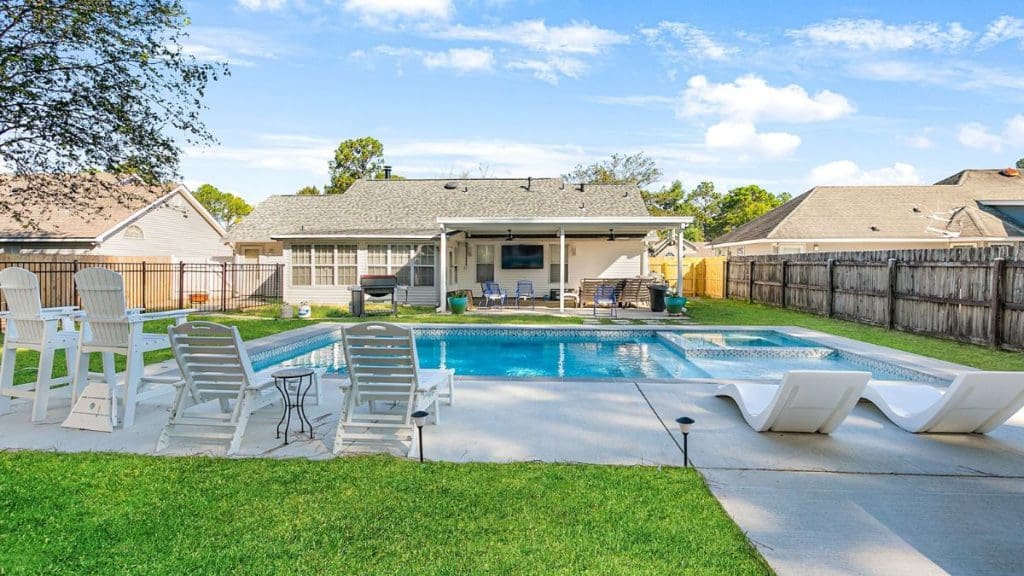 6 Types of Swimming Pools: Which One is Right for Your Home?