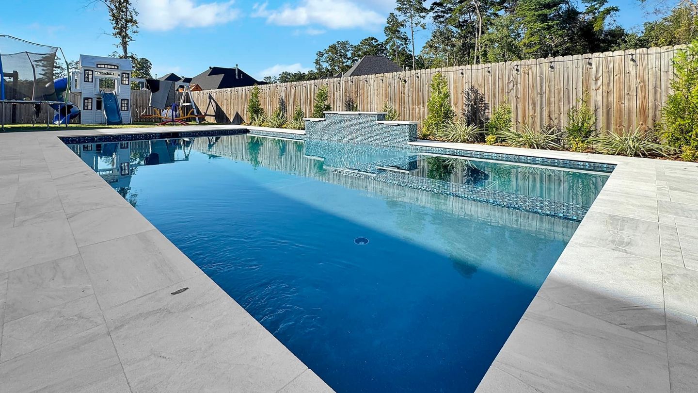 Saltwater or Chlorine Pool? What Works Best in Louisiana